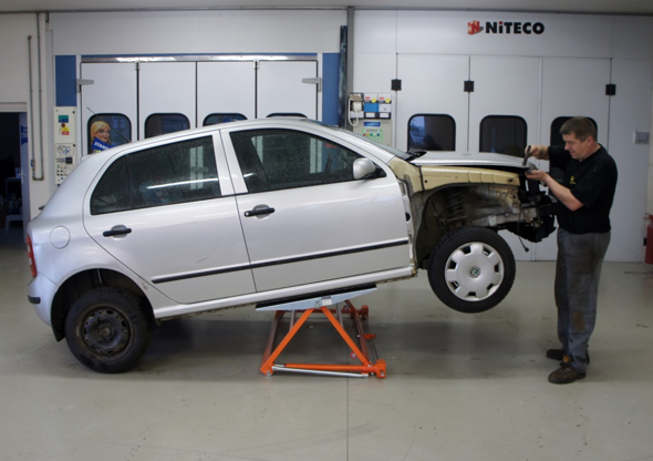 AUTOLift 3000 Ultra Thin Car Lift – GadgetKing.com